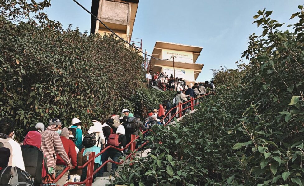 斯里蘭卡｜聖山亞當峰（Sri Pada）朝聖之旅：於日出晨光中敬仰神聖足跡